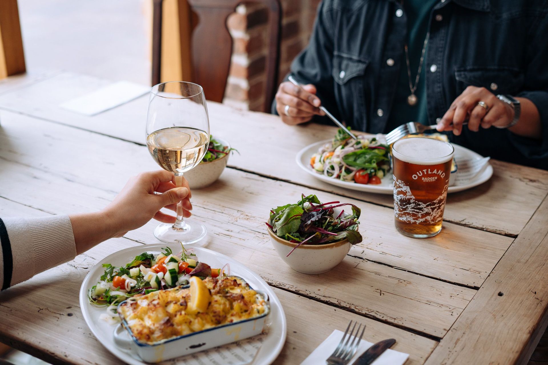 Black Swan Restaurant, Crawley | Real Pub Food & Sunday Roast